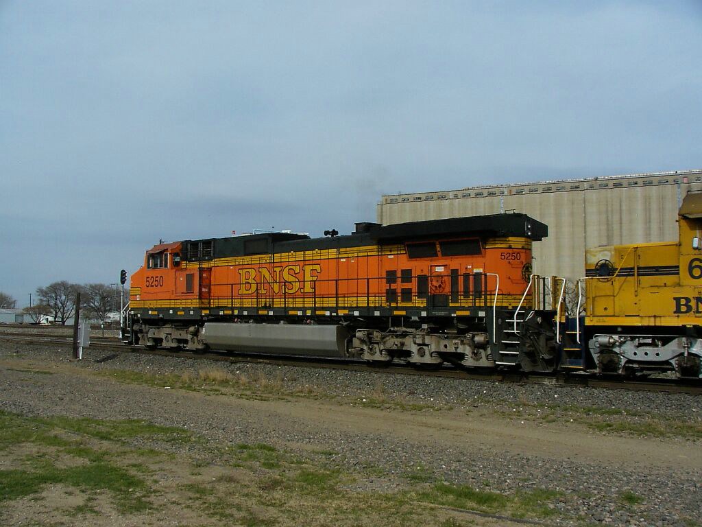 BNSF 5250